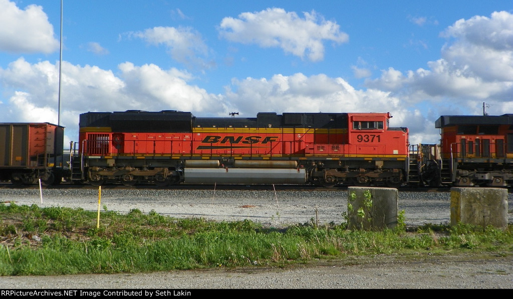 BNSF 9371